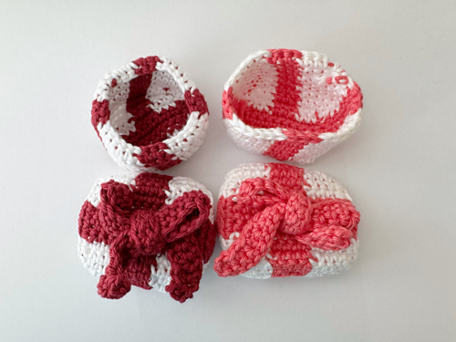 Ravelry: Mini Gift Box pattern by Zhang Huipei