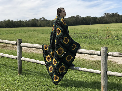 Ravelry: Sunflower Grannysquare Blanket pattern by Humble Hook Company
