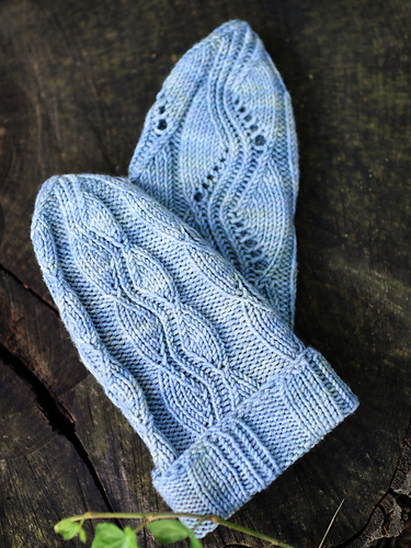 Ravelry: Carom pattern by Hunter Hammersen