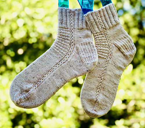 Ravelry: Soma Socks pattern by Summer Lee