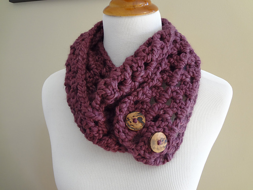 Ravelry: Fiona Button Scarf pattern by Fiber Flux / Jennifer Dickerson