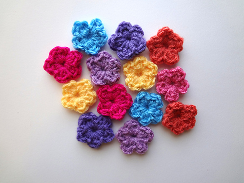 Ravelry: One Round Flowers pattern by Fiber Flux / Jennifer Dickerson
