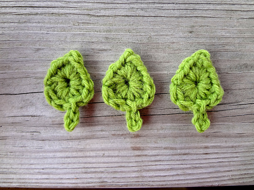 Ravelry: One Round Leaf With Stem pattern by Fiber Flux / Jennifer ...