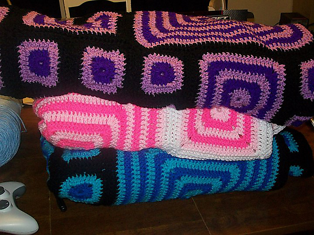 Ravelry: illbeinmybook's 3 colored babette