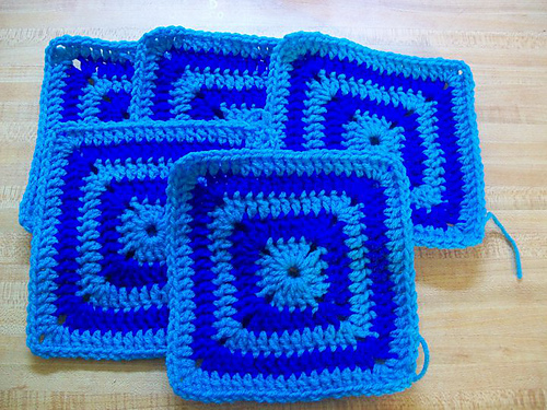 Ravelry: illbeinmybook's 3 colored babette