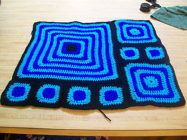 Ravelry: illbeinmybook's 3 colored babette