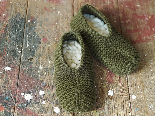 Ravelry: Retro Thrum Slippers pattern by Fen Roessingh