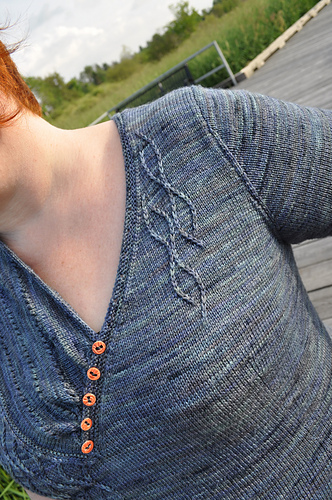 Ravelry: Curvy Twisty Viney Thing pattern by Kim McBrien Evans