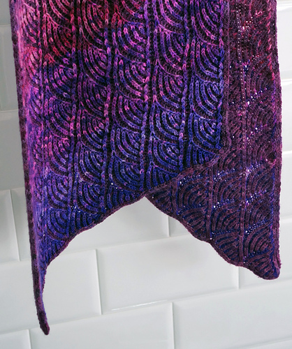 Ravelry: Sashiko Brioche Wrap pattern by Cate Carter-Evans