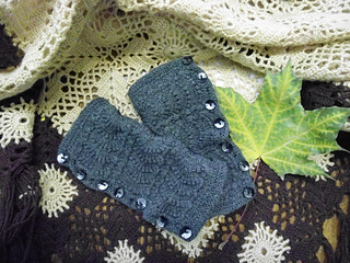 Ravelry: irinairins' Spatterdash Wristwarmers