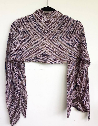 Ravelry: Mysteries of Egypt Shawl pattern by Iris Schreier