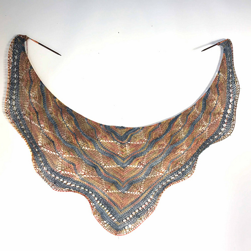 Ravelry: Curved Triangle Shawl pattern by Iris Schreier