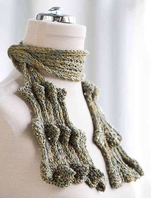 Ravelry: Romantic Jabot Collar pattern by Iris Schreier