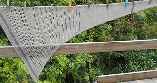Ravelry: islander's Silver Smoke Shawl