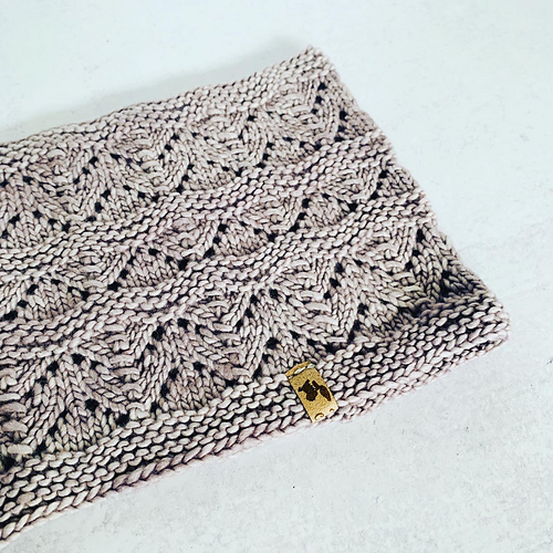Ravelry: Waterline Cowl pattern by Kali Sierra Berg