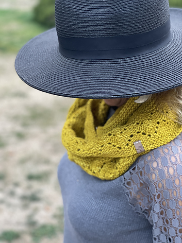 Ravelry: Waterline Cowl pattern by Kali Sierra Berg