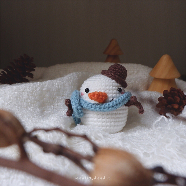 Ravelry: Petite Snowman pattern by Bernadette Christine