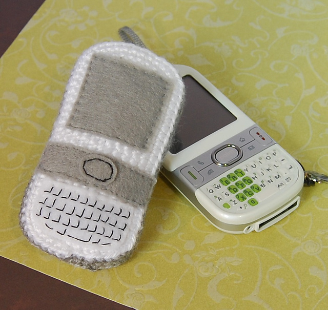 Ravelry: Amigurumi Cell Phone pattern by Karla Fitch