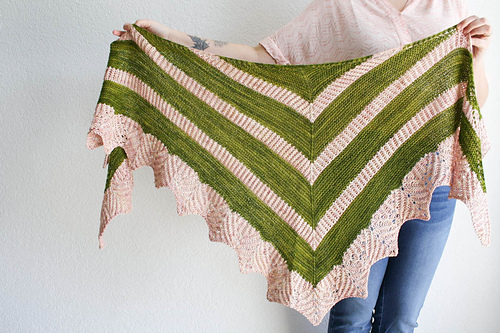 Ravelry: Full Bloom pattern by Nadia Crétin-Léchenne