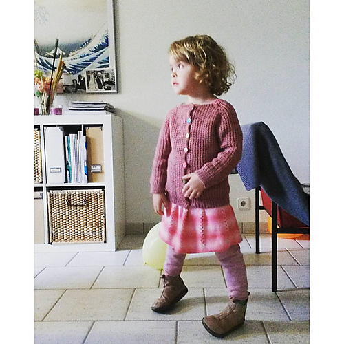 Ravelry: structured top down cardigan pattern by Imke von nathusius