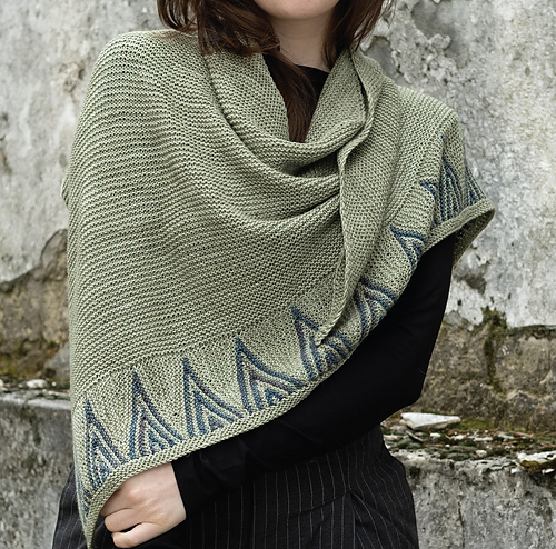 Ravelry: Triangulum pattern by Caroline Dick