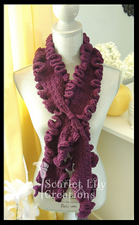 Ravelry: Ruffle Pull-Through Scarf pattern by Jamie Huisman
