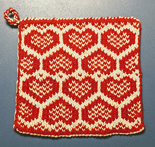 Ravelry: Valentine hearts potholder - Dble Knit pattern by Jeannette Murphy