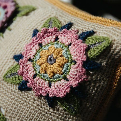 Ravelry: Kelmscott & Melsetter Cushion Covers pattern by Jane Crowfoot