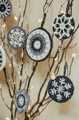 Ravelry: Festive Crochet Decorations pattern by Jane Crowfoot