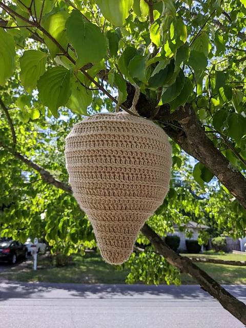 Ravelry: Decoy Wasp Nest pattern by Janice Rizzi