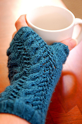 Ravelry: Merletto Mitts pattern by Jody McKinley