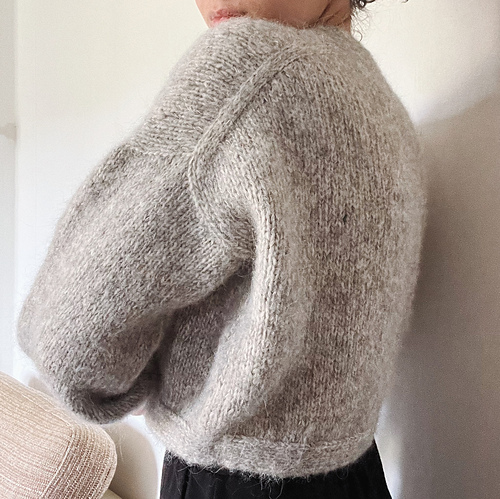 Finished my Levitate Wrap with an alternative balloon sleeve! : r/knitting