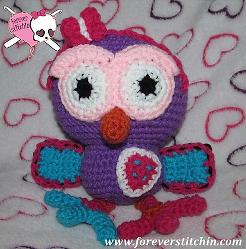 Ravelry: Giggle & Chuckle the Owls pattern by Forever Stitchin