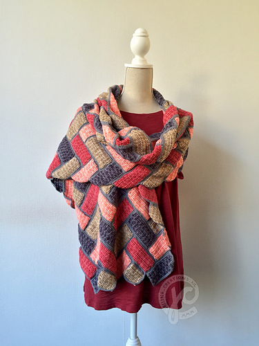 Ravelry: sunkissed fishbone wrap pattern by Jellina Verhoeff