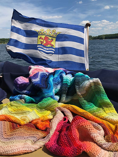 Ravelry: Wacky Wave Blanket pattern by Jellina Verhoeff