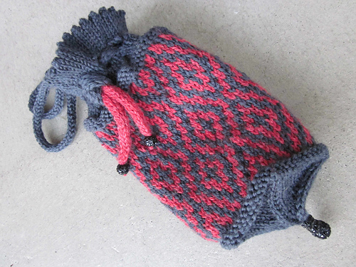 Ravelry: Diamond and Cross Reticule pattern by Kendra Nitta