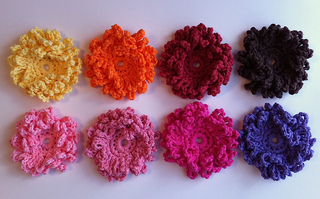 Ravelry: Loopy Flower - two variations pattern by Crochet by Jennifer