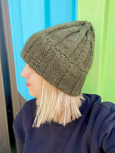 Ravelry: The Bodacious Big-Boned Beanie pattern by Jen Dunn