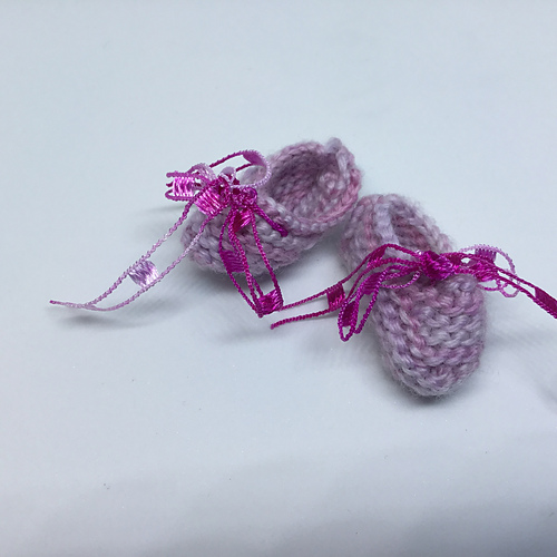 Ravelry: Tiny Elf Clog Decoration pattern by Ginny Sturdy