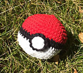 Ravelry: Pokemon Pokeball pattern by Jenny Dammann