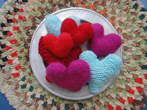 Ravelry: Felted Heart Milagros pattern by Mags Kandis