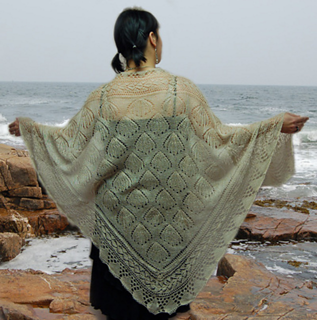 Ravelry: Seashell Shawl pattern by Ivy Brambles