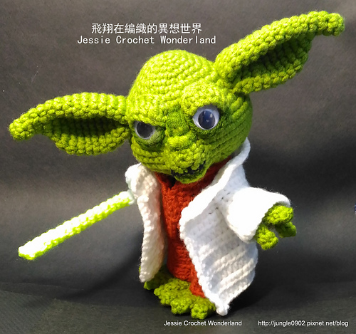Ravelry: Master Yoda with Lightsaber pattern by Jessie Lin