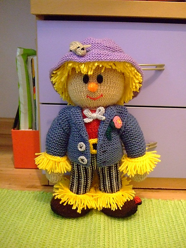 Ravelry: Sam Scarecrow pattern by Jean Greenhowe