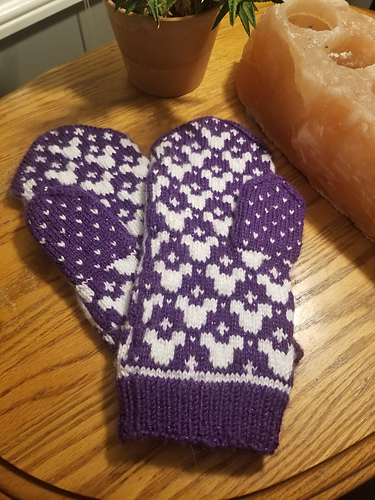 Ravelry: Magic Mouse Mittens pattern by Jessica Kampen