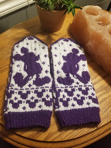 Ravelry: Magic Mouse Mittens pattern by Jessica Kampen