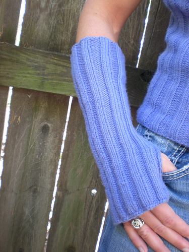 Ravelry: Matching Gauntlets pattern by Edie Eckman