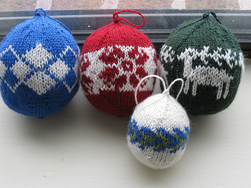 Ravelry: Classic Ball Ornaments pattern by Nina Isaacson