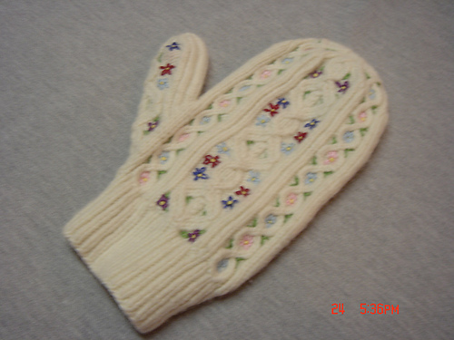 Ravelry: Tyrolean Mittens pattern by Marcia Lewandowski
