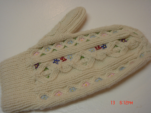 Ravelry: Tyrolean Mittens pattern by Marcia Lewandowski